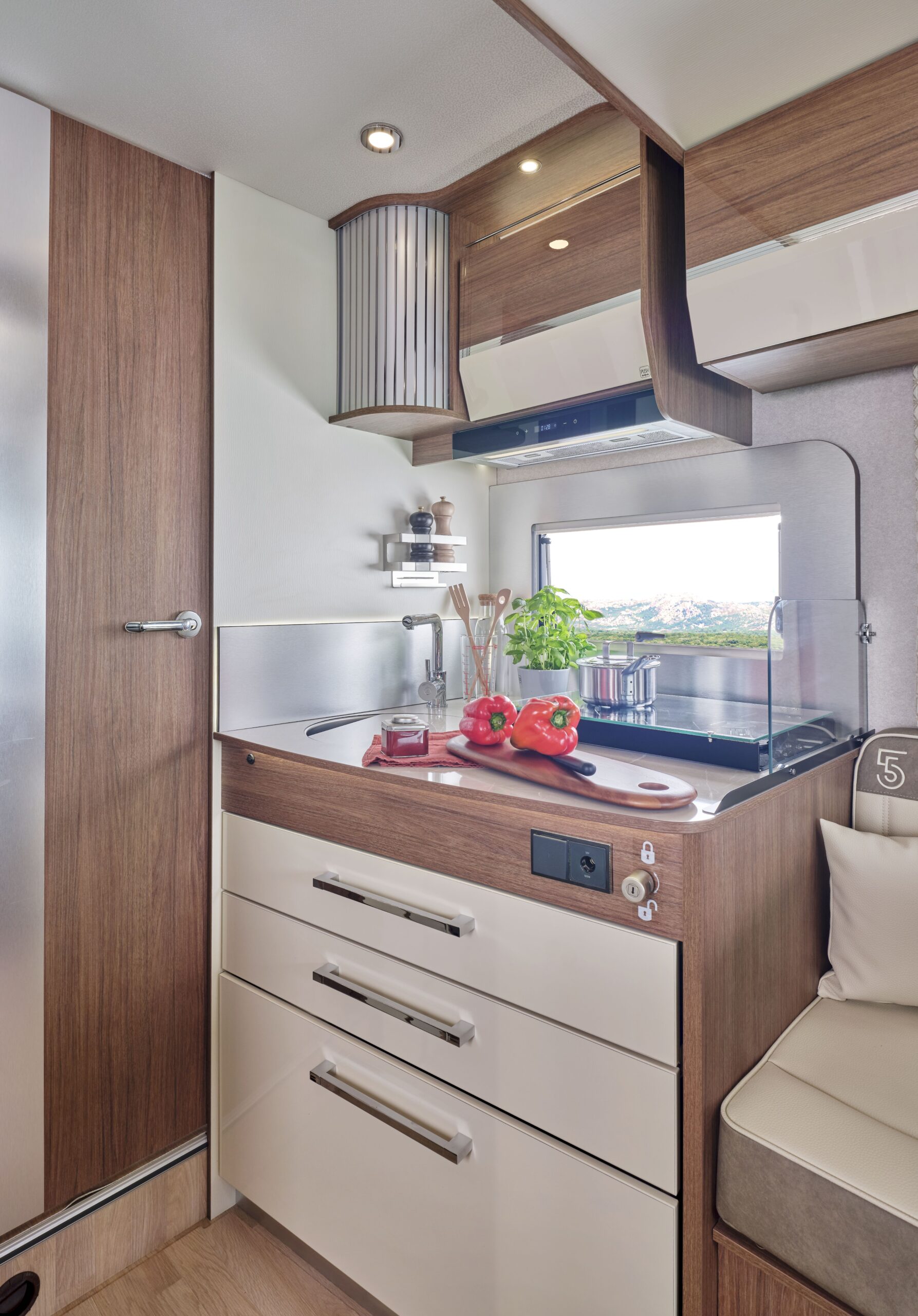 TEST DU FLEURETTE MAGISTER 70 LMF, EDITION 55 ANS : ÉQUIPÉ, STYLÉ ...